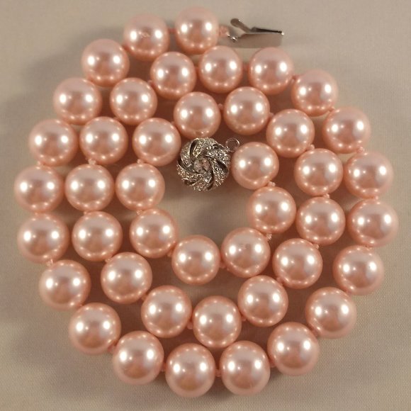 Jewelry | South Sea Shell Pearl Necklace Pink 1mm 18k White Gold ...